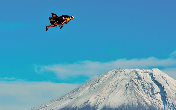 Video: Man jetpacks around Mt. Fuji | Luxury Travel And Lifestyle Magazine