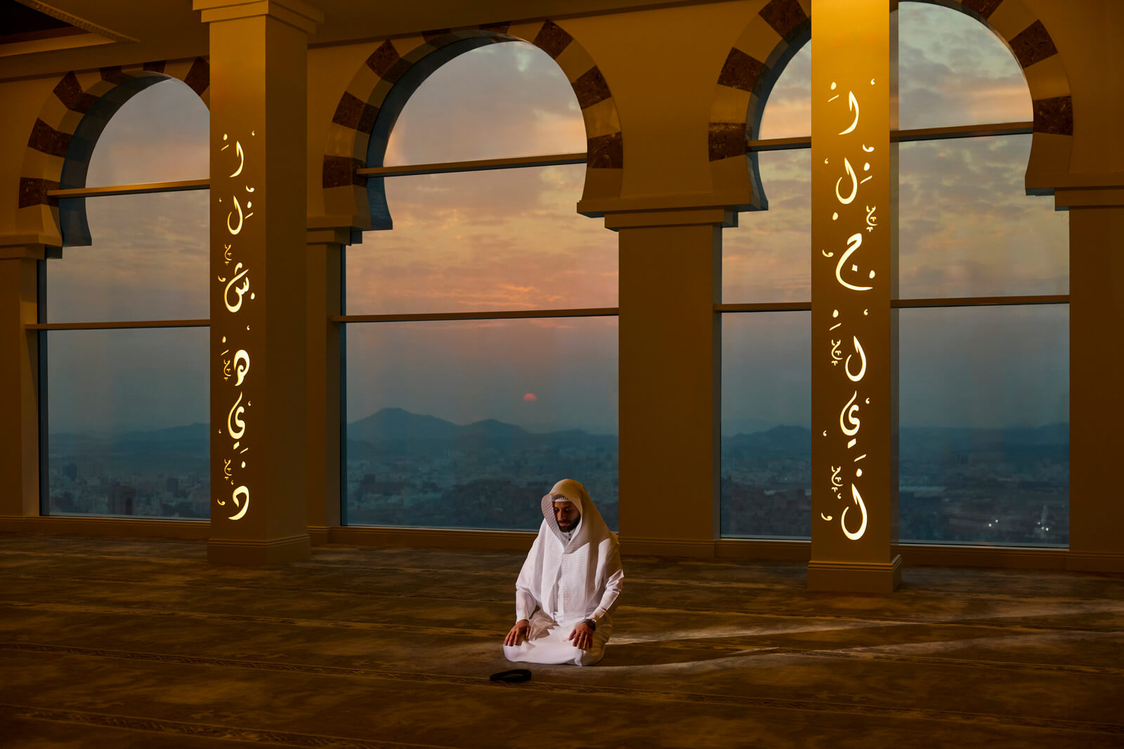 CULTURE: World’s highest prayer room opens in Saudi hotel | Luxury ...